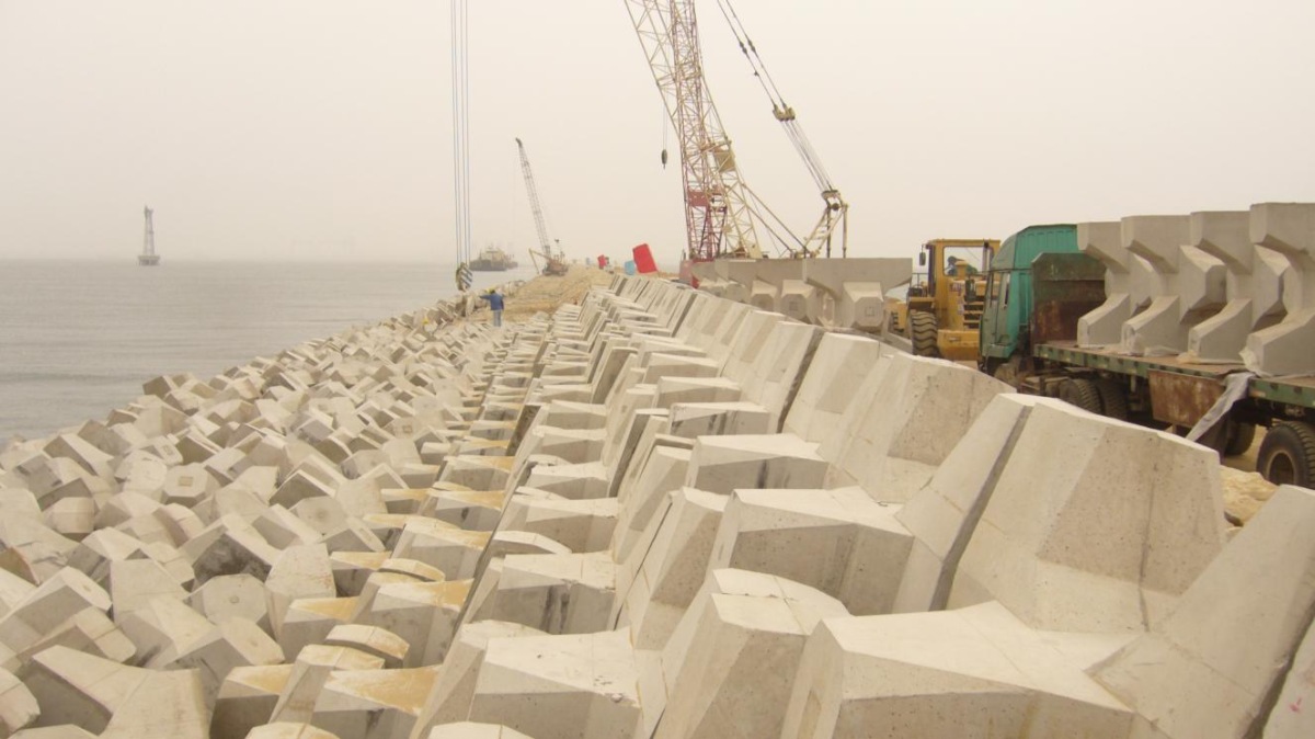 Shandong Longkou West Coast Artificial Island Perimeter Diking Project